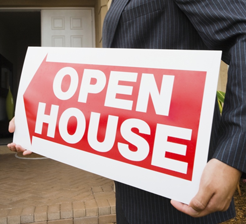 Create a Successful Event with These Unique Signs